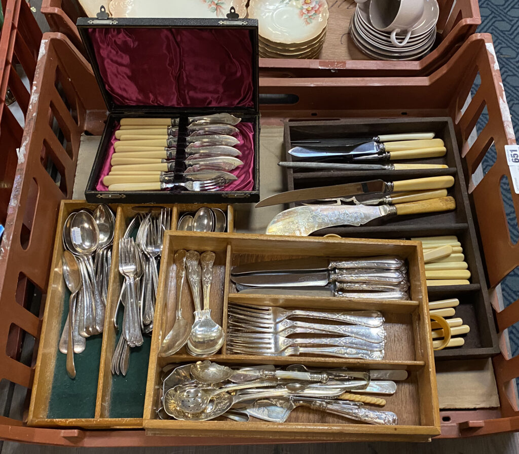 TRAY OF SILVER PLATE CUTLERY - Southgate Auction Rooms