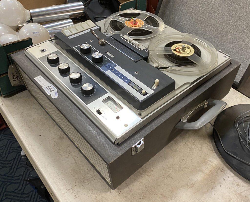 VINTAGE CASED ''TRUVOX'' REEL TO REEL TAPE RECORDER - Southgate Auction ...