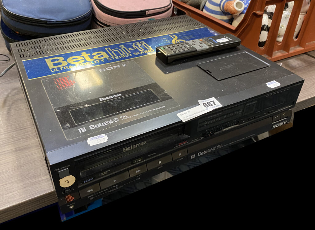 RETRO SONY BETA HI-FI VIDEO CASSETTE PLAYER MODEL SL-HF100VB ...