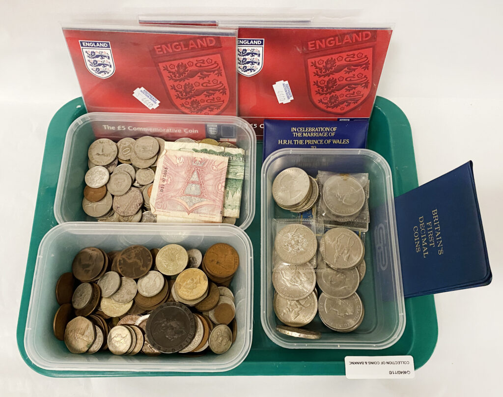 COLLECTION OF COINS & BANKNOTES - Southgate Auction Rooms