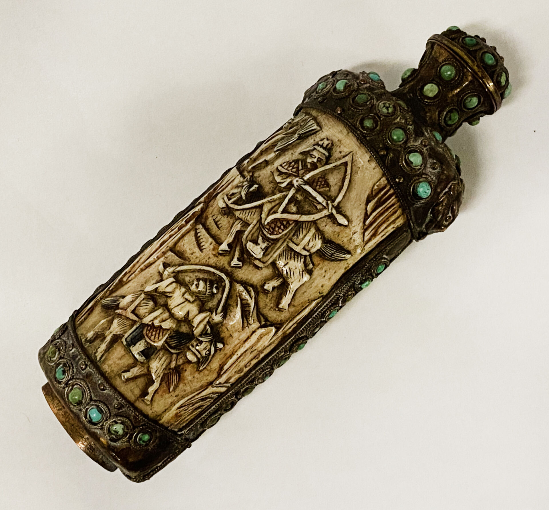 CHINESE BONE PERFUME BOTTLE - Southgate Auction Rooms