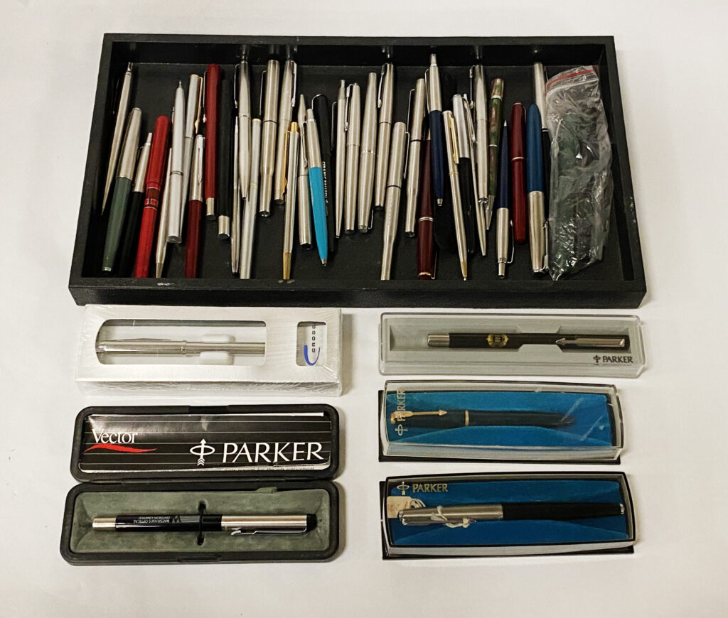 LARGE COLLECTION OF PENS - MOSTLY PARKER - Southgate Auction Rooms