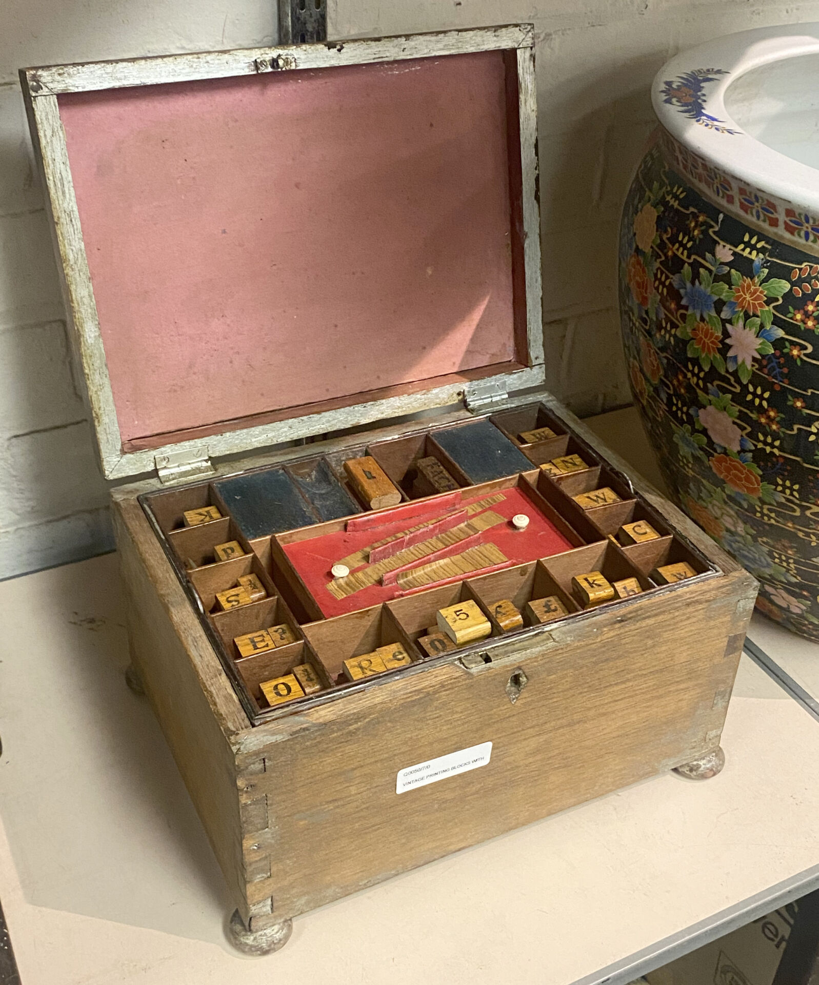 VINTAGE PRINTING BLOCKS WITH BOX - Southgate Auction Rooms