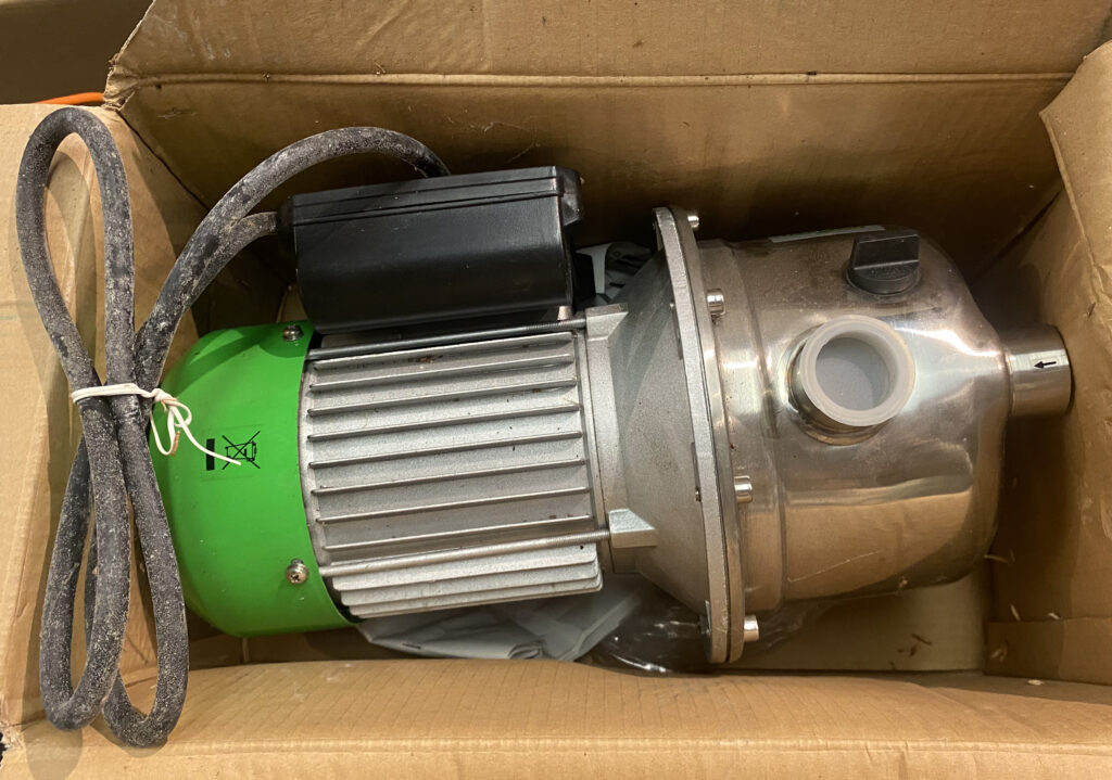 NEW FLORABEST FISH PUMP - Southgate Auction Rooms