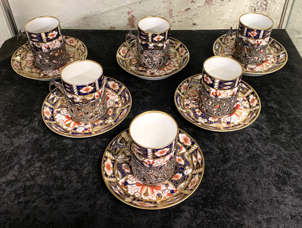 6 ROYAL CROWN DERBY AMARI PATTERN CUPS WITH H/M SILVER CUP HOLDER ...