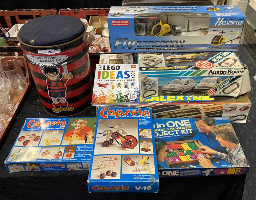 2 CAPSELA 300 SETS & VINTAGE SCALEXTRIC, AUSTIN, ROVER 50 IN ONE ...