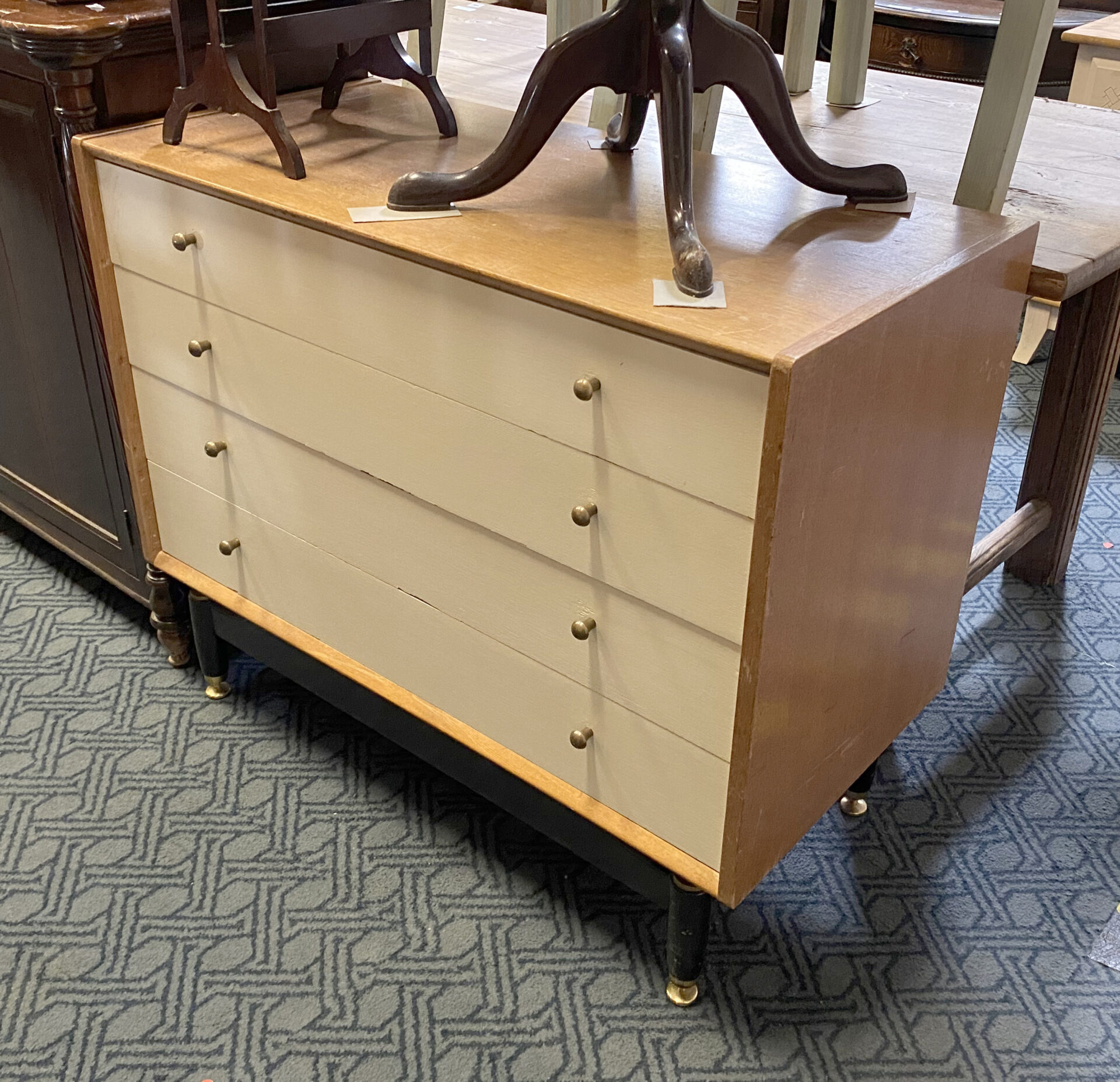 RETRO 4 DRAWER CHEST - Southgate Auction Rooms