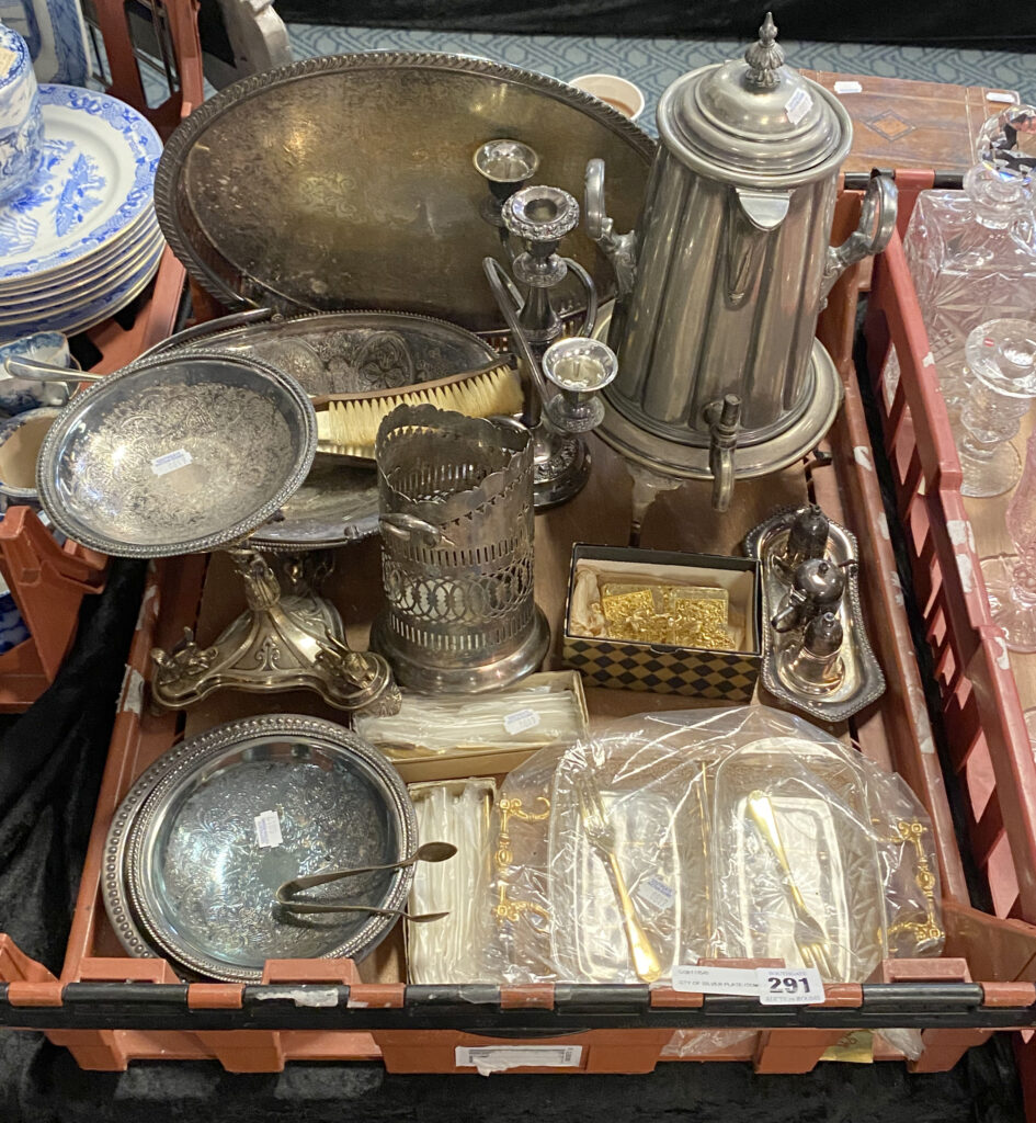 QTY OF SILVER PLATE ITEMS & A GOLD PLATED ITEMS - Southgate Auction Rooms