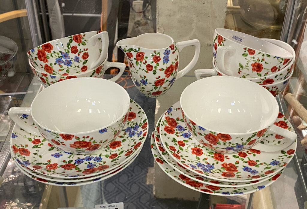 WHITTARDS OF CHELSEA FLORAL TEASET - Southgate Auction Rooms