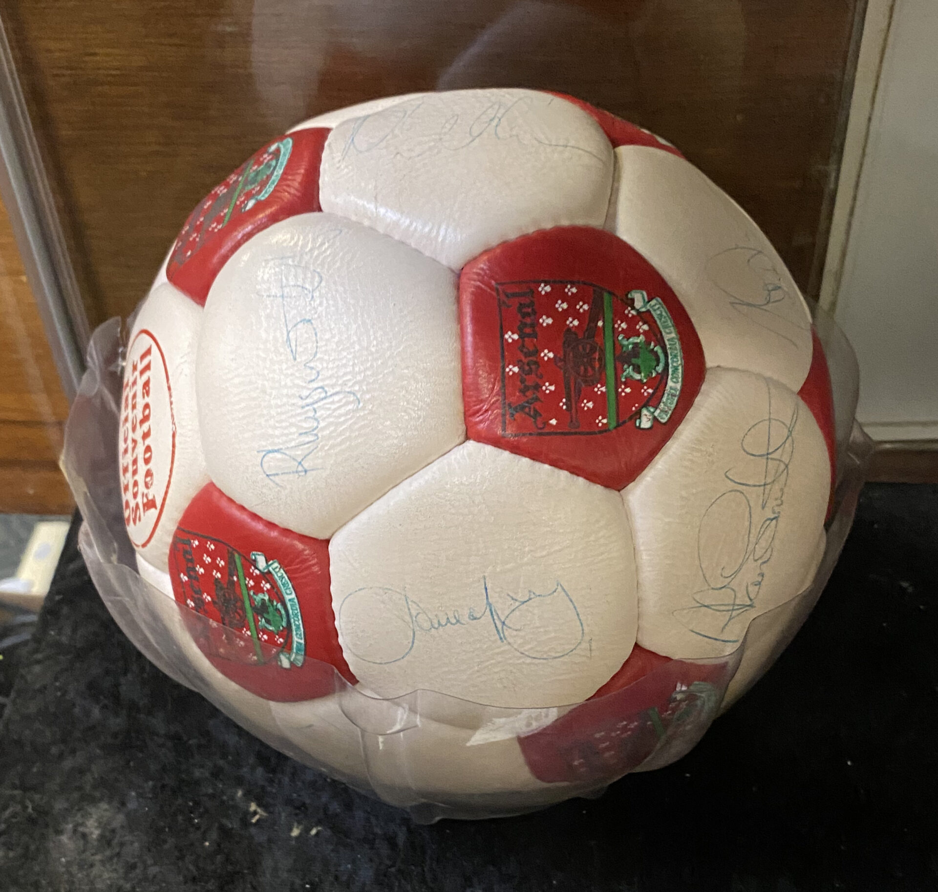 SIGNED ARSENAL FOOTBALL - Southgate Auction Rooms