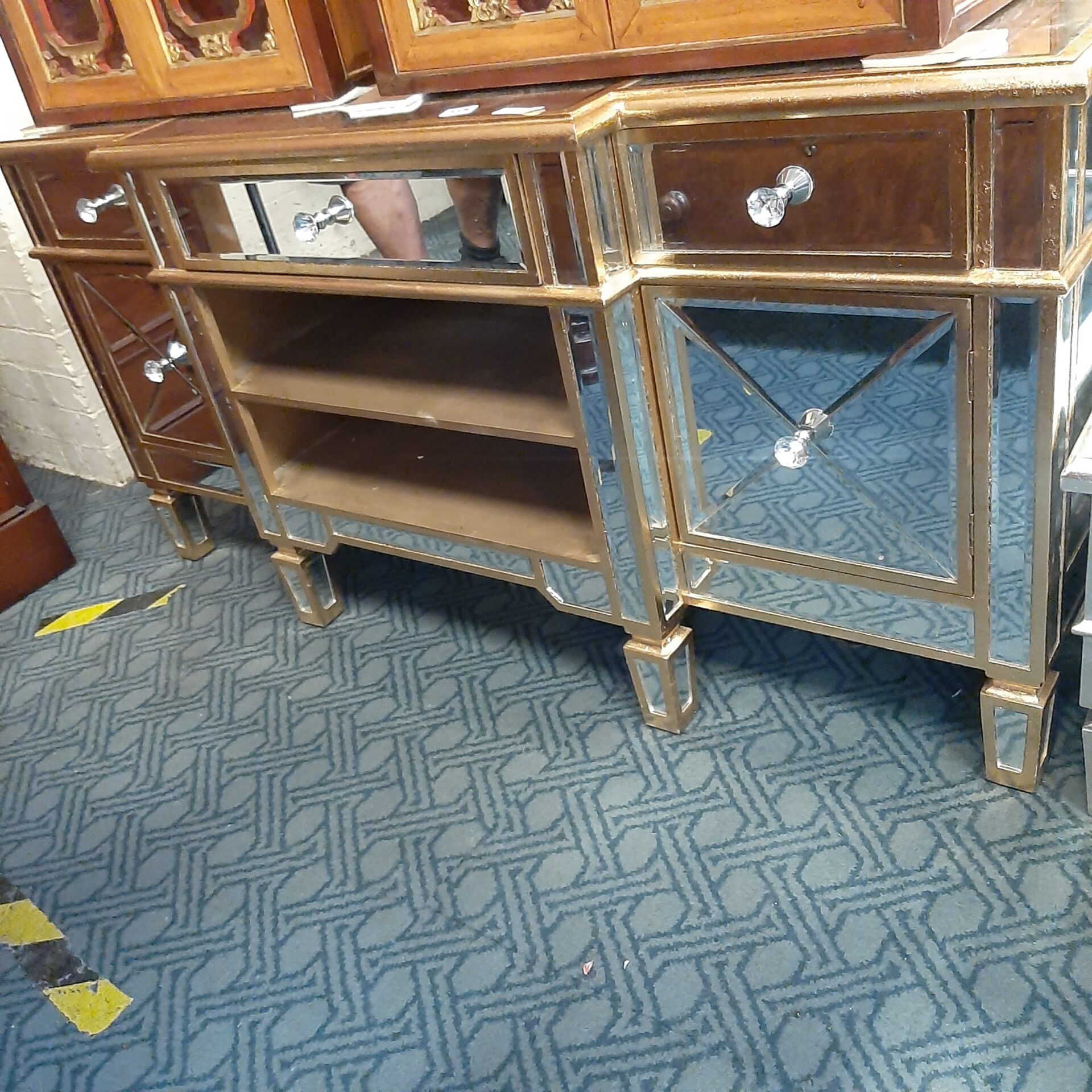 MIRRORED BREAKFRONT SIDEBOARD - Southgate Auction Rooms