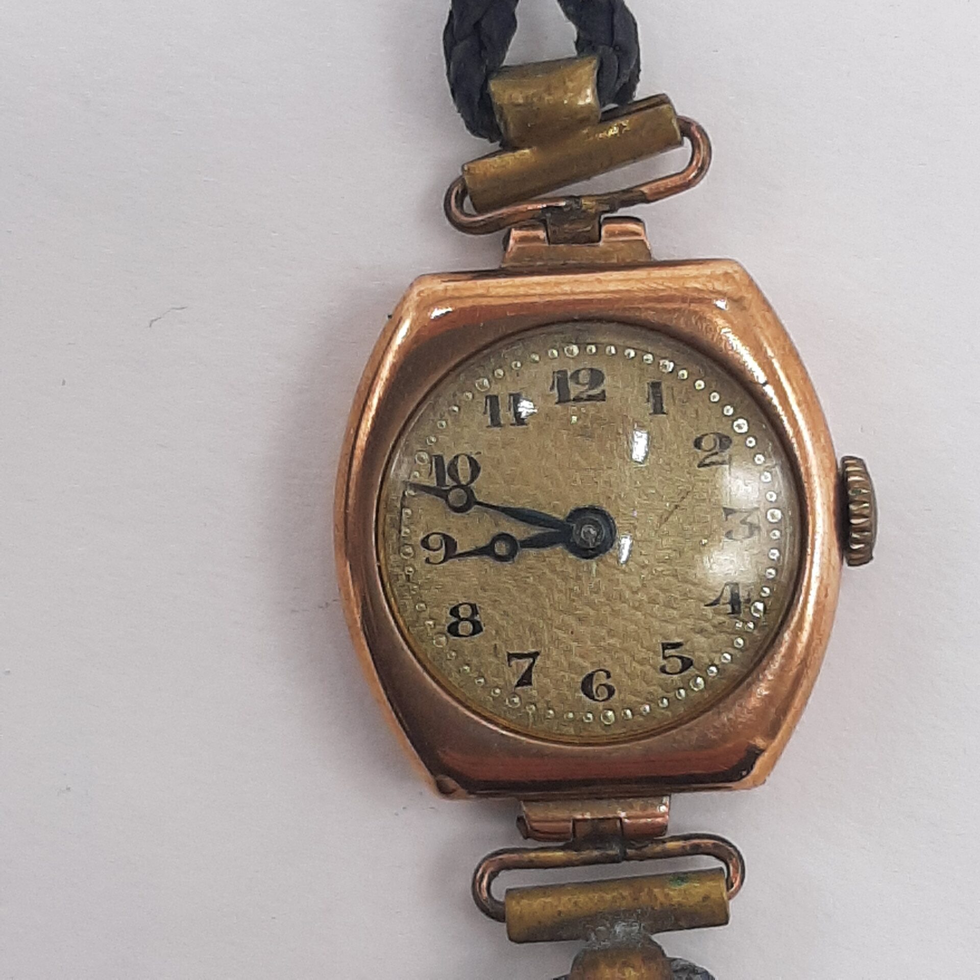VINTAGE 9CT GOLD LADIES WATCH - APPROX 13 GRAMS - Southgate Auction Rooms