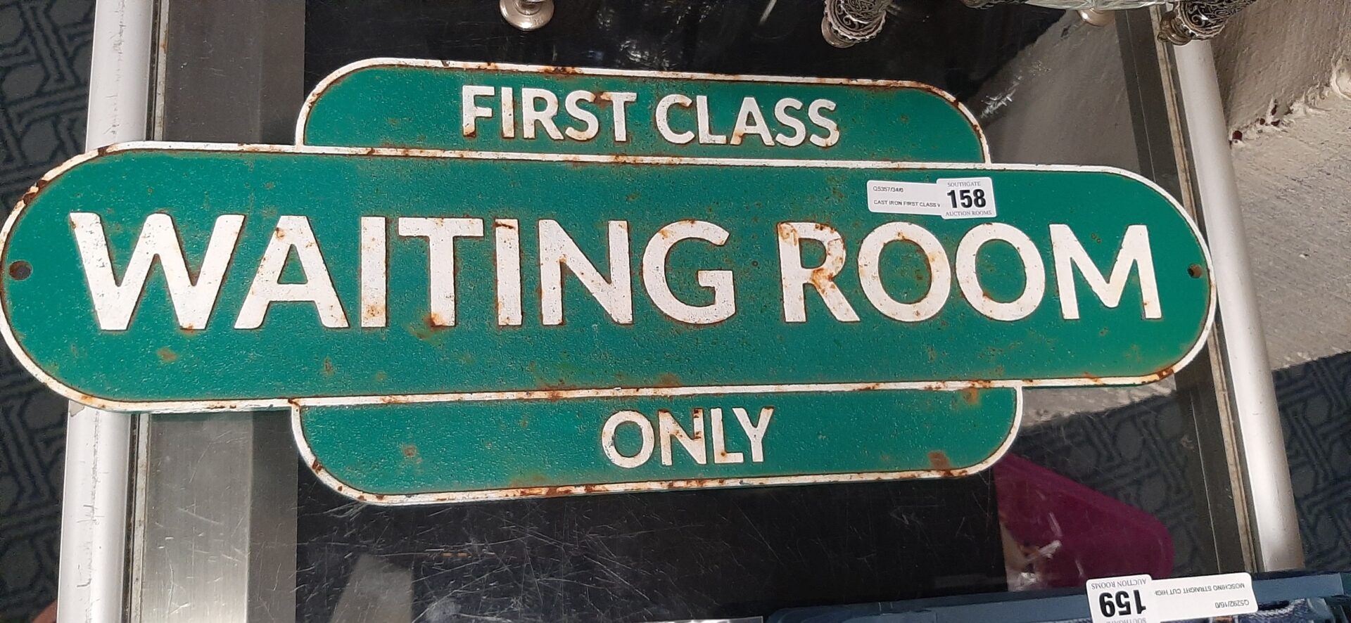 CAST IRON FIRST CLASS WAITING ROOM SIGN - Southgate Auction Rooms
