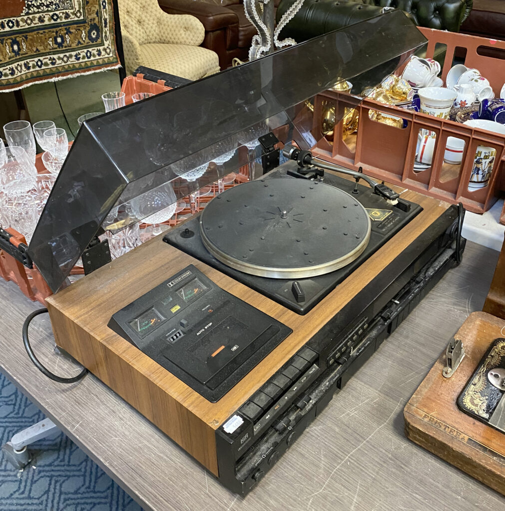 HITACHI RECORD PLAYER WITH TAPE DECK - Southgate Auction Rooms