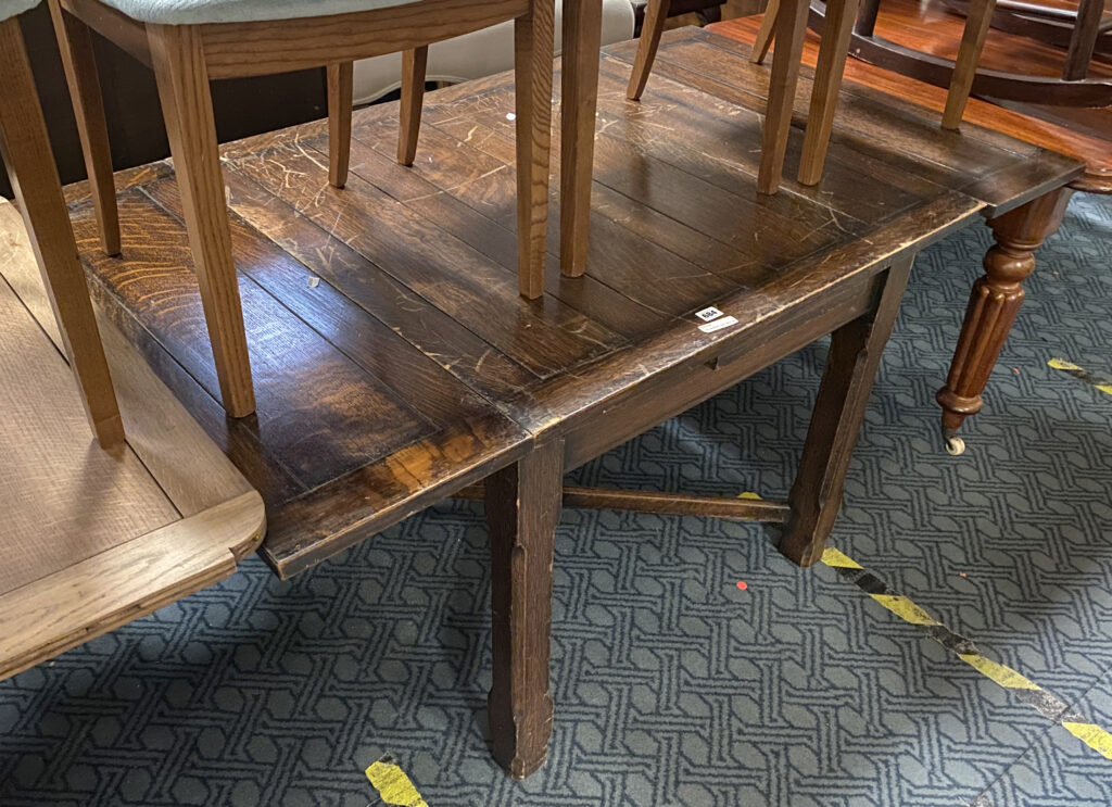 OAK DRAWLEAF TABLE WITH PINEAPPLE LEGS - Southgate Auction Rooms