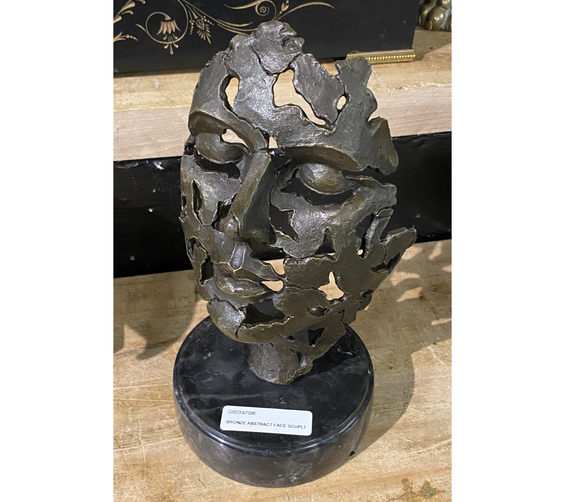 BRONZE ABSTRACT FACE SCUPLTURE - 25.5 CMS (H) APPROX - Southgate ...