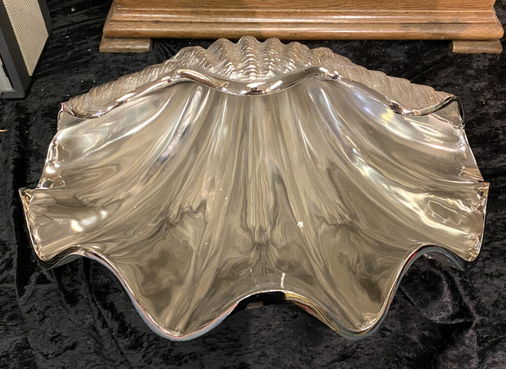 LARGE METAL CLAM SHELL STYLE BOWL - Southgate Auction Rooms