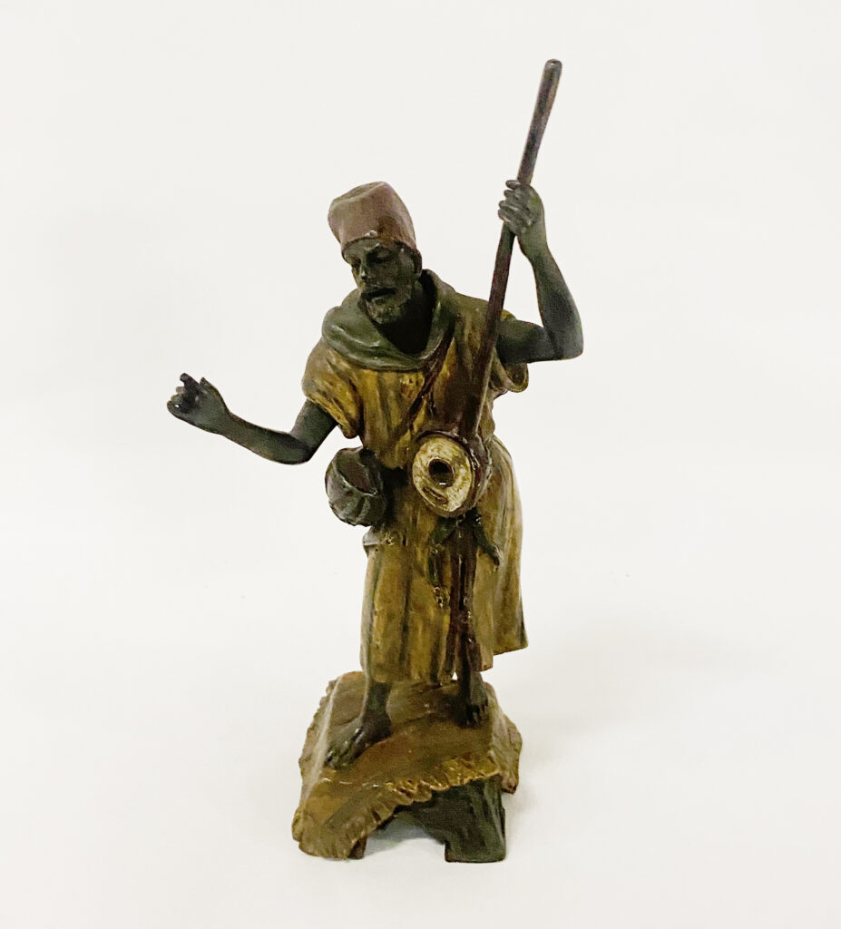 COLD PAINTED BRONZE ARAB & BANJO - Southgate Auction Rooms