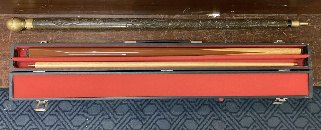CASED SNOOKER CUE TOGETHER WITH A VINTAGE STYLE SNOOKER CUE - Southgate ...