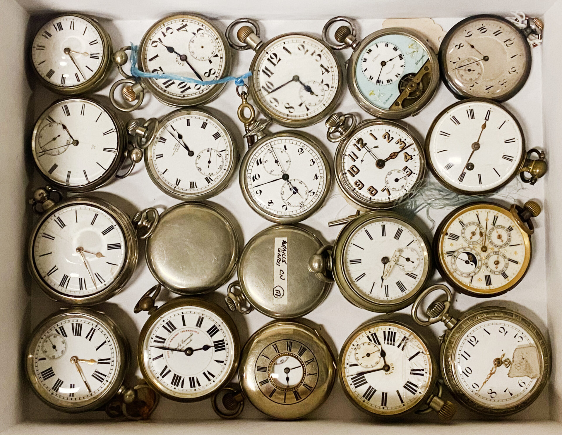TRAY OF VARIOUS POCKET WATCHES - Southgate Auction Rooms