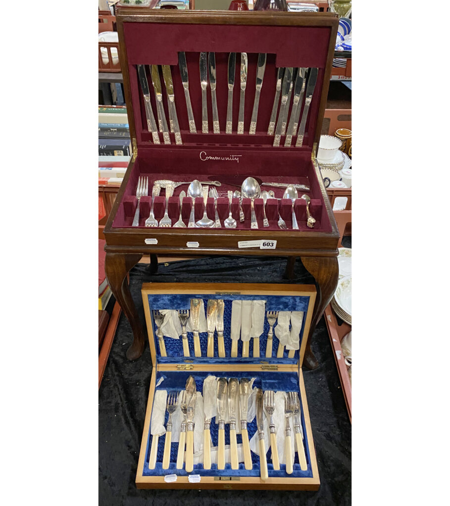COMMUNITY CANTEEN OF CUTLERY ON STAND WITH SILVER COLLARED CUTLERY SET ...