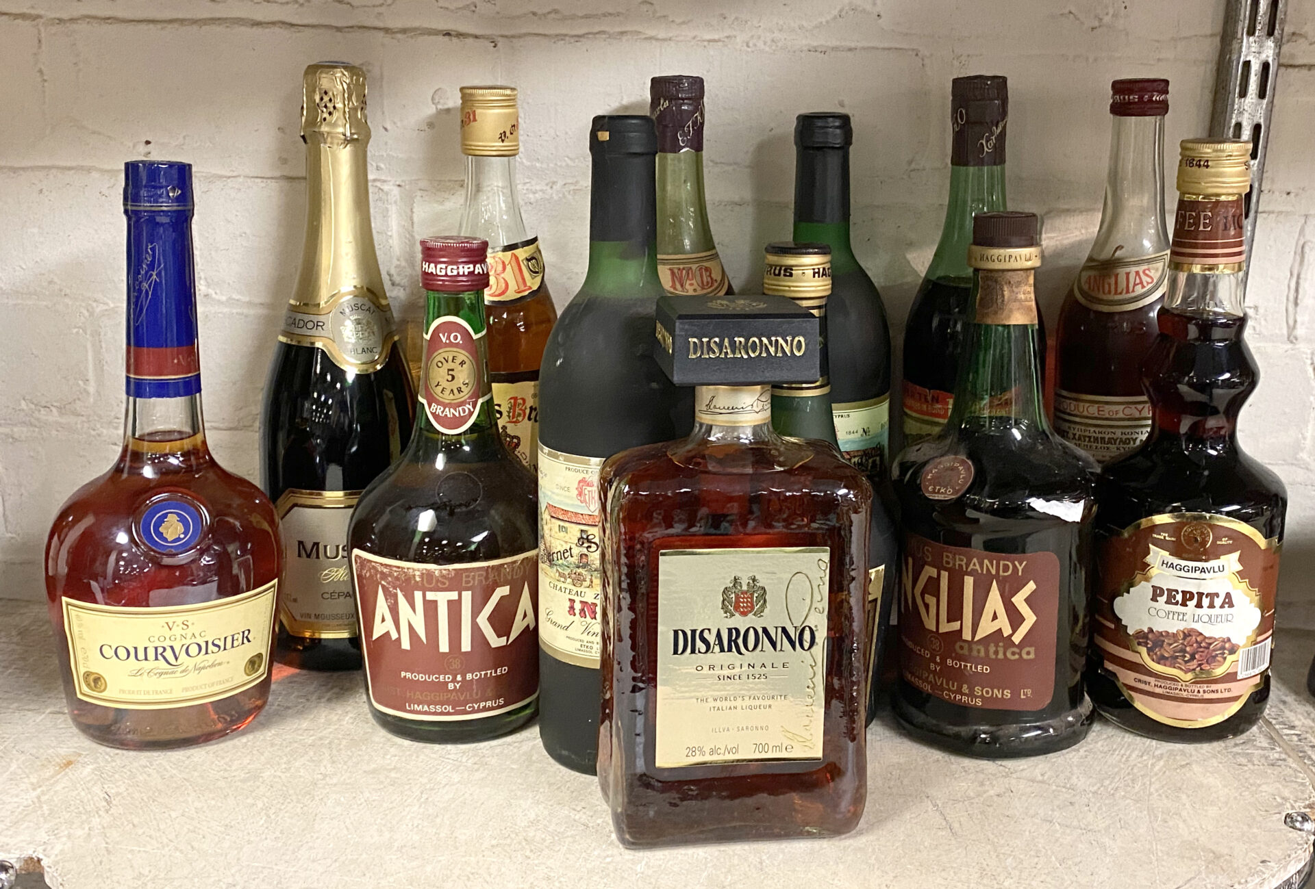 QTY OF ALCOHOL TO INCLUDE VINTAGE CYPRUS BRANDY - Southgate Auction Rooms
