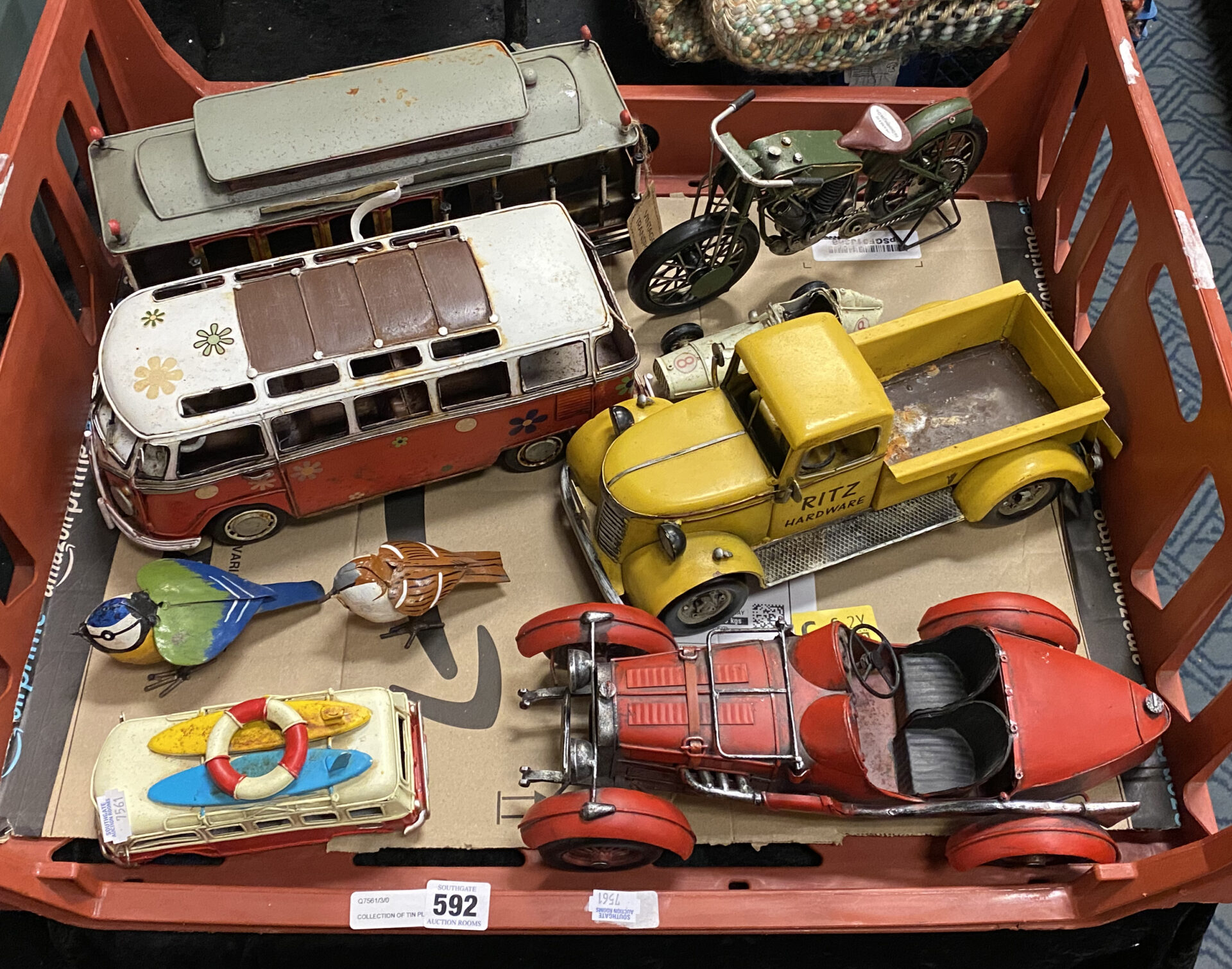 COLLECTION OF TIN PLATE TOYS - Southgate Auction Rooms