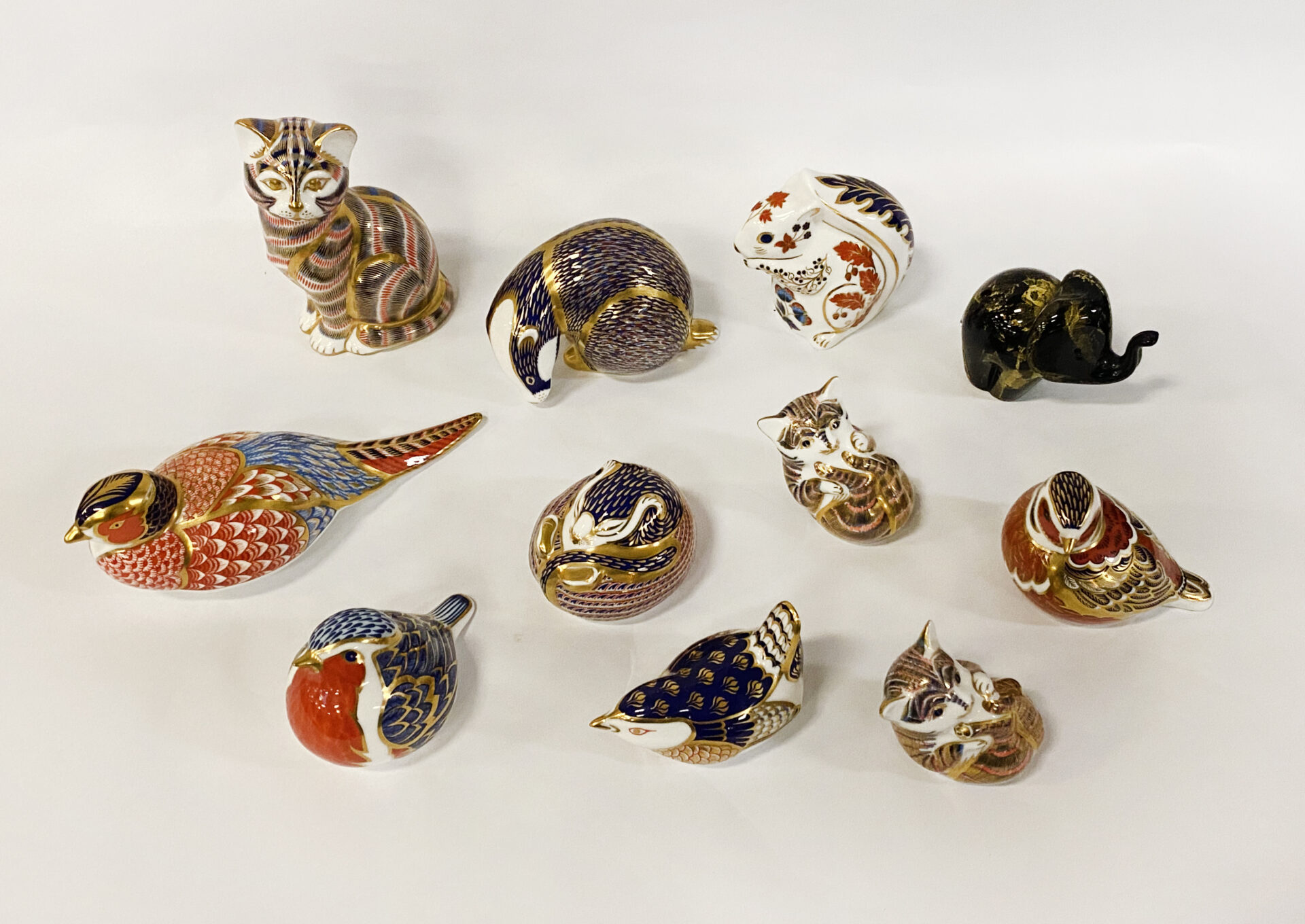 COLLECTION OF ROYAL CROWN DERBY ANIMAL FIGURES - Southgate Auction Rooms