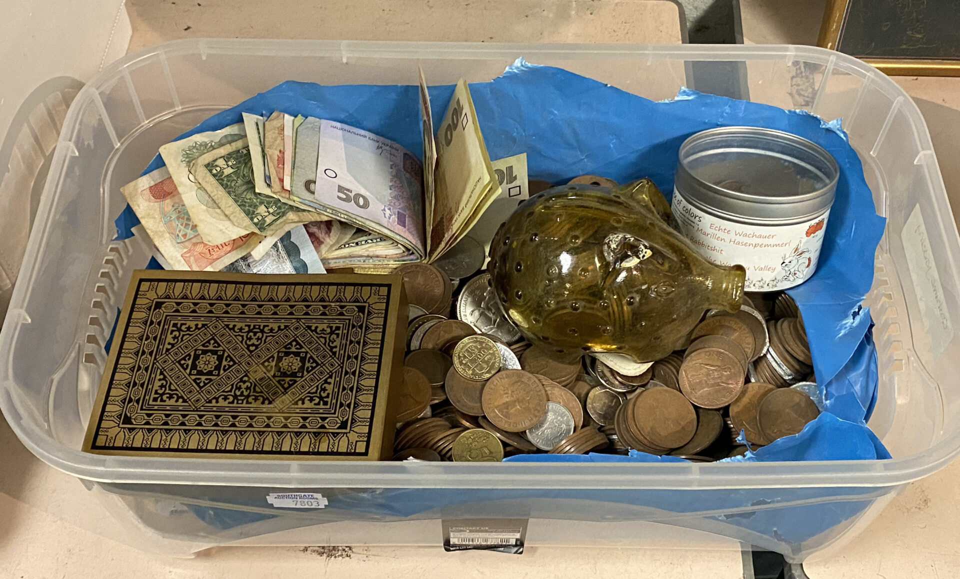 LARGE COLLECTION OF OLD PENNIES & BANKNOTES - Southgate Auction Rooms
